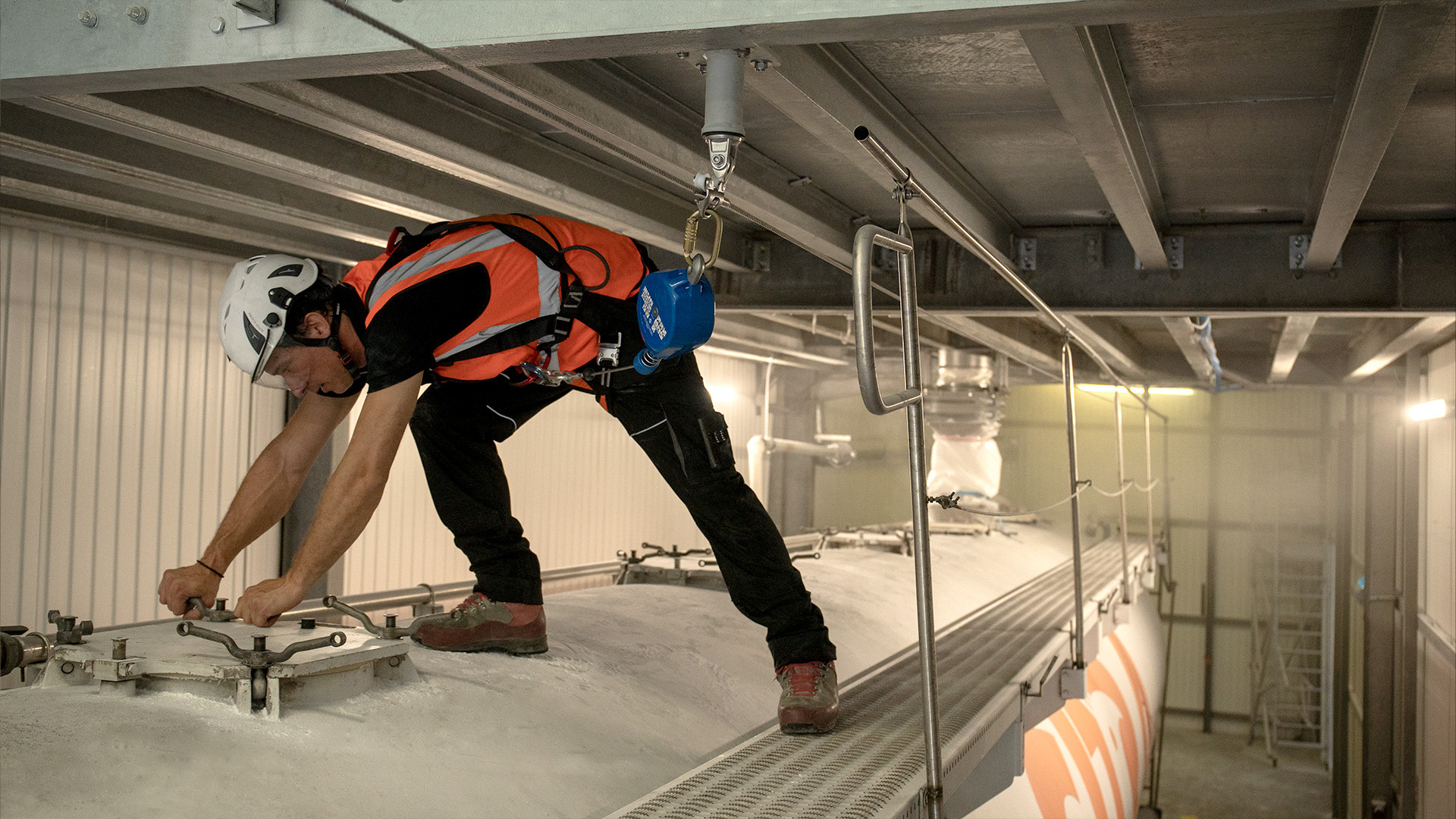 Overhead lifeline installation Lille France