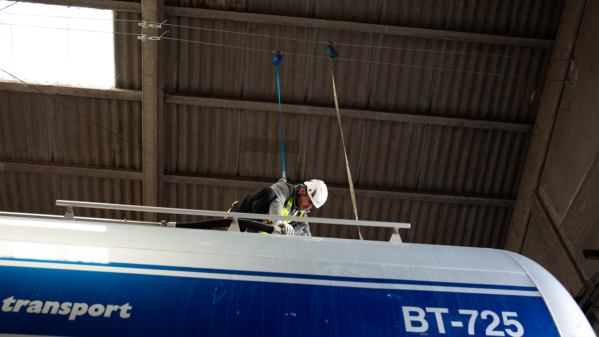 Overhead lifeline truck loading Belgium